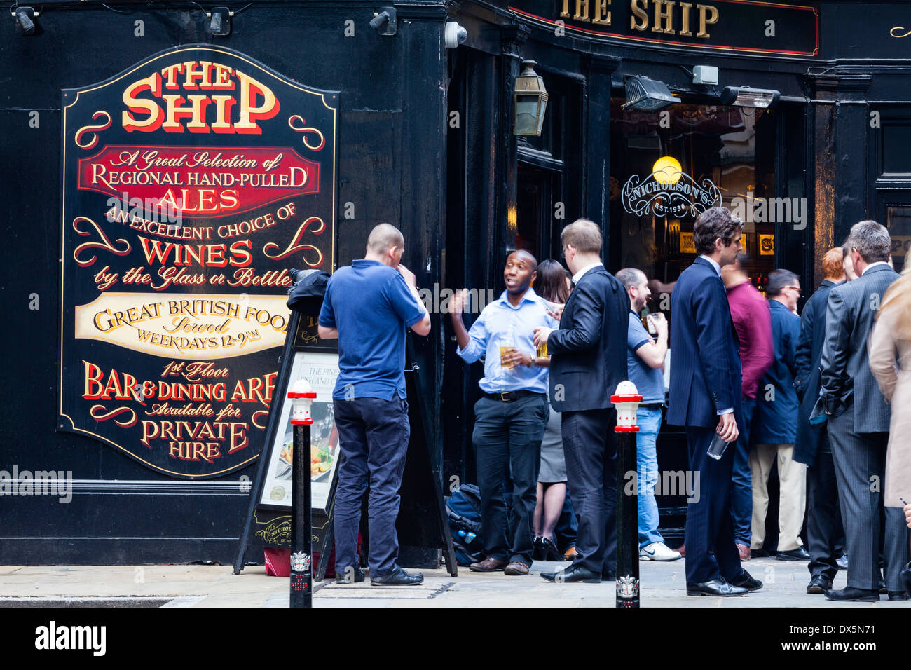 City of london workers hi-res stock photography and images - Alamy