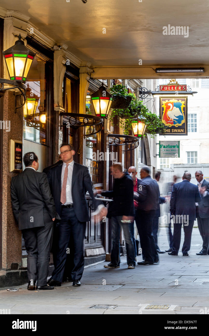 City of London Workers Drinking After Work, The Swan Public House ...