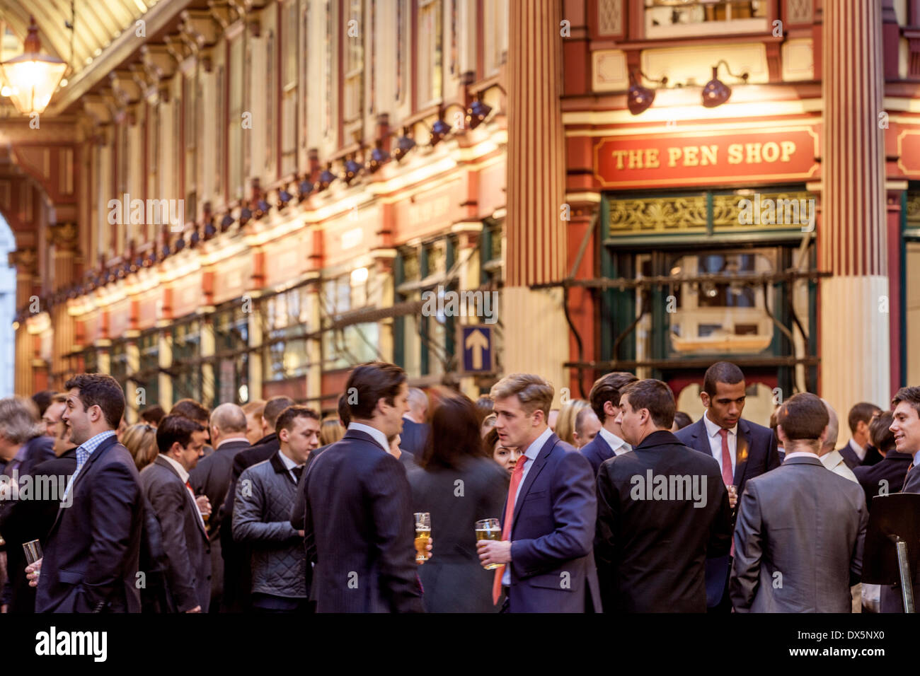 London city workers hi-res stock photography and images - Alamy