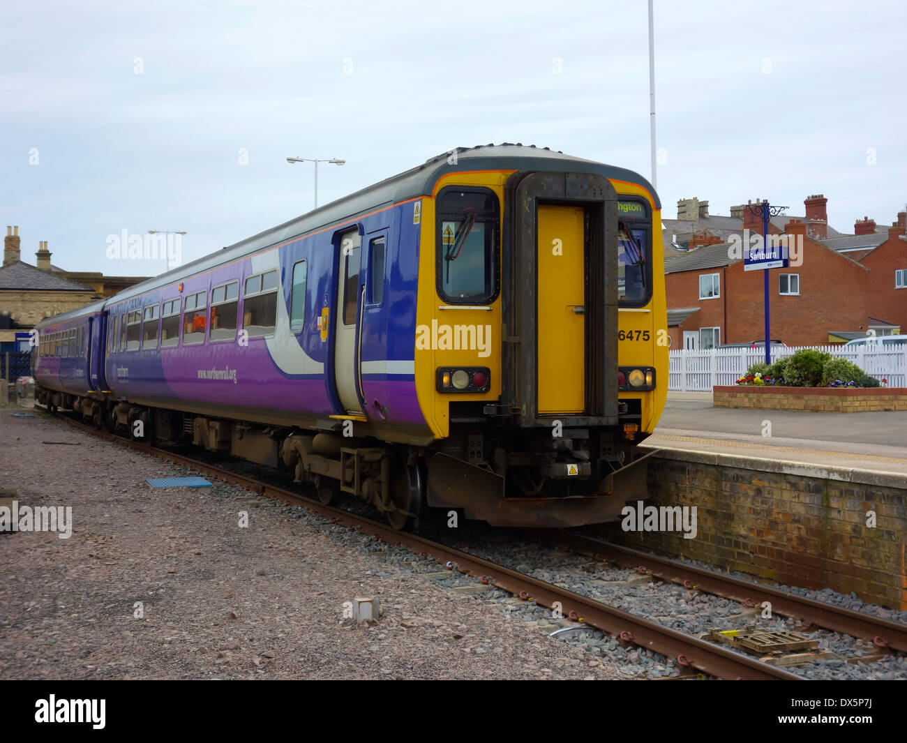 Darlington railway station train hi-res stock photography and images ...