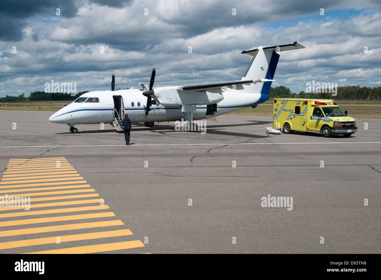 Medical emergency airplane hi-res stock photography and images - Alamy