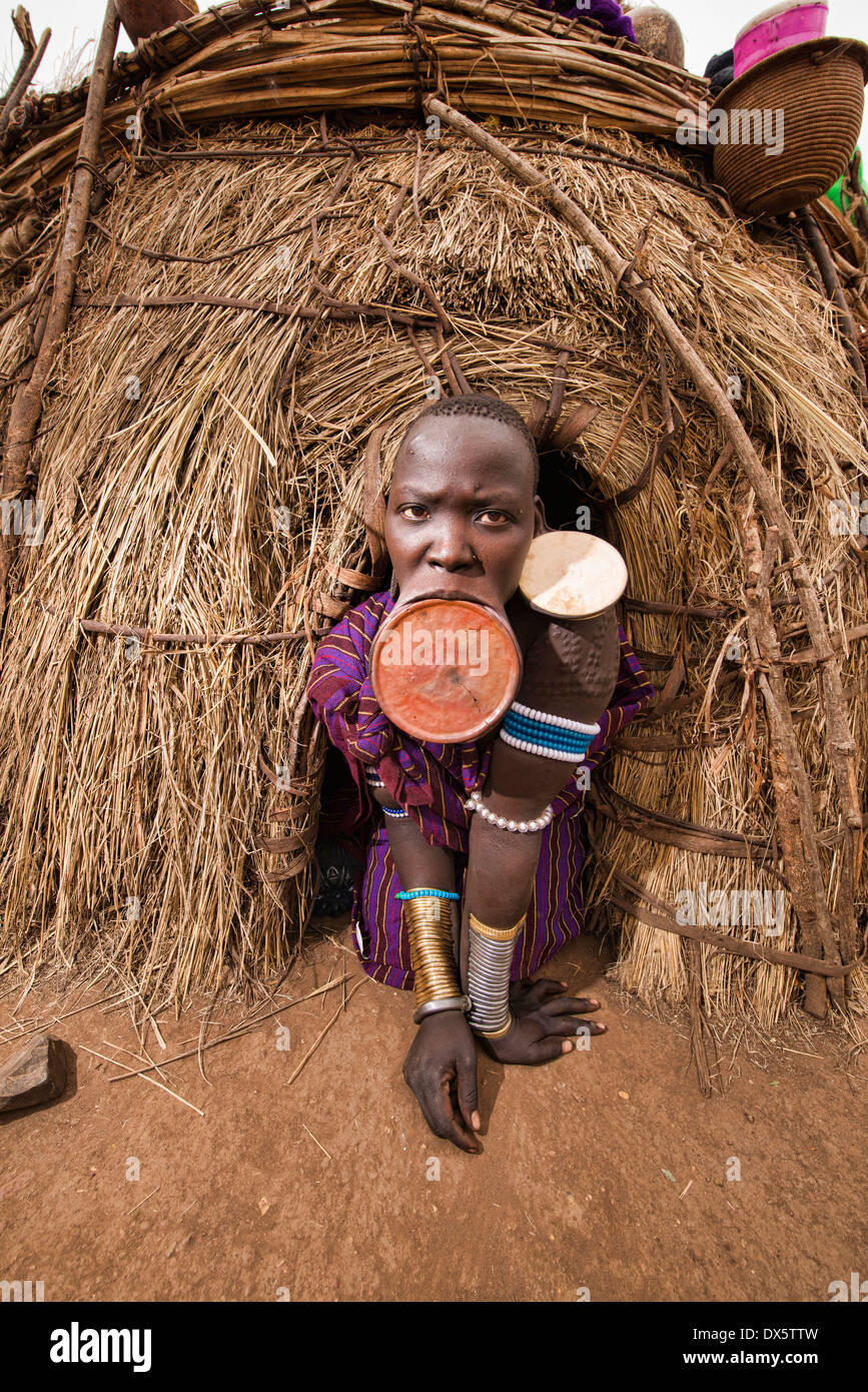 Ethiopia tribe lip hi-res stock photography and images - Alamy