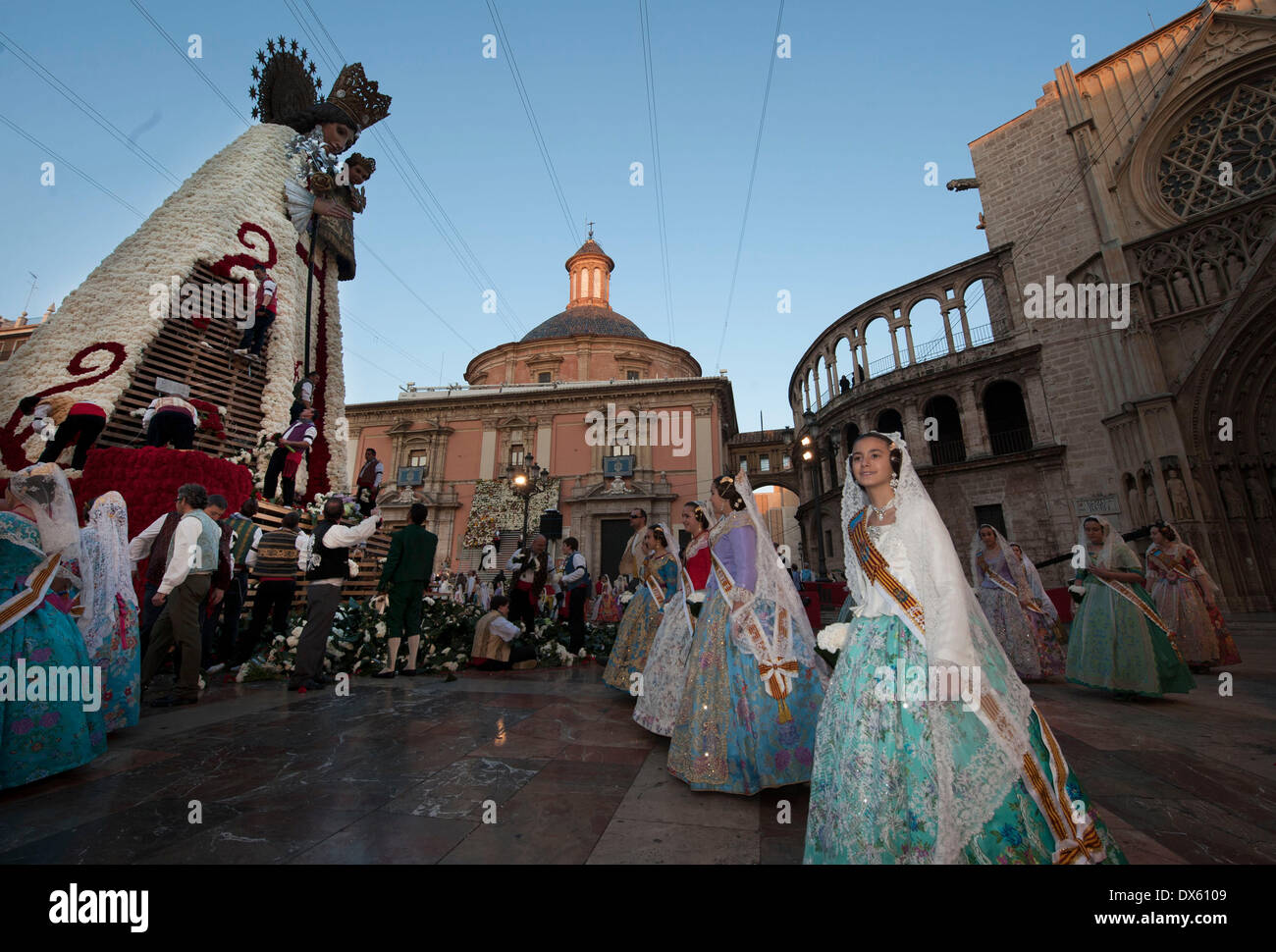 Valencia, Spain. 18th Mar, 2014. Girls in traditional costume are seen ...