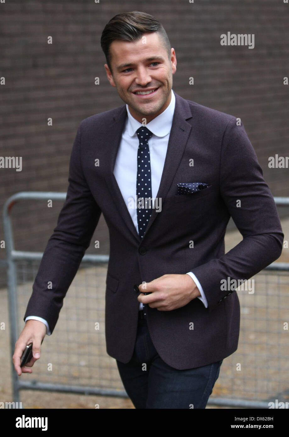 Mike Wright outside the ITV studios London, England - 26.10.12 ...