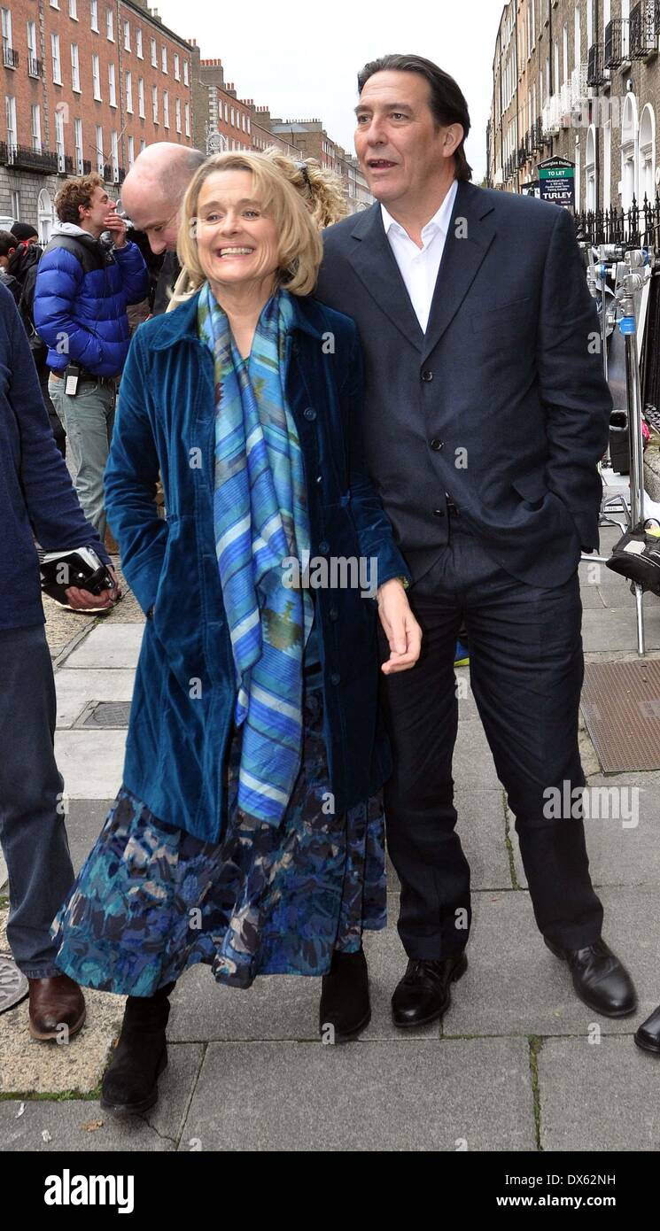 Ciaran hinds sinead cusack film hi-res stock photography and images - Alamy