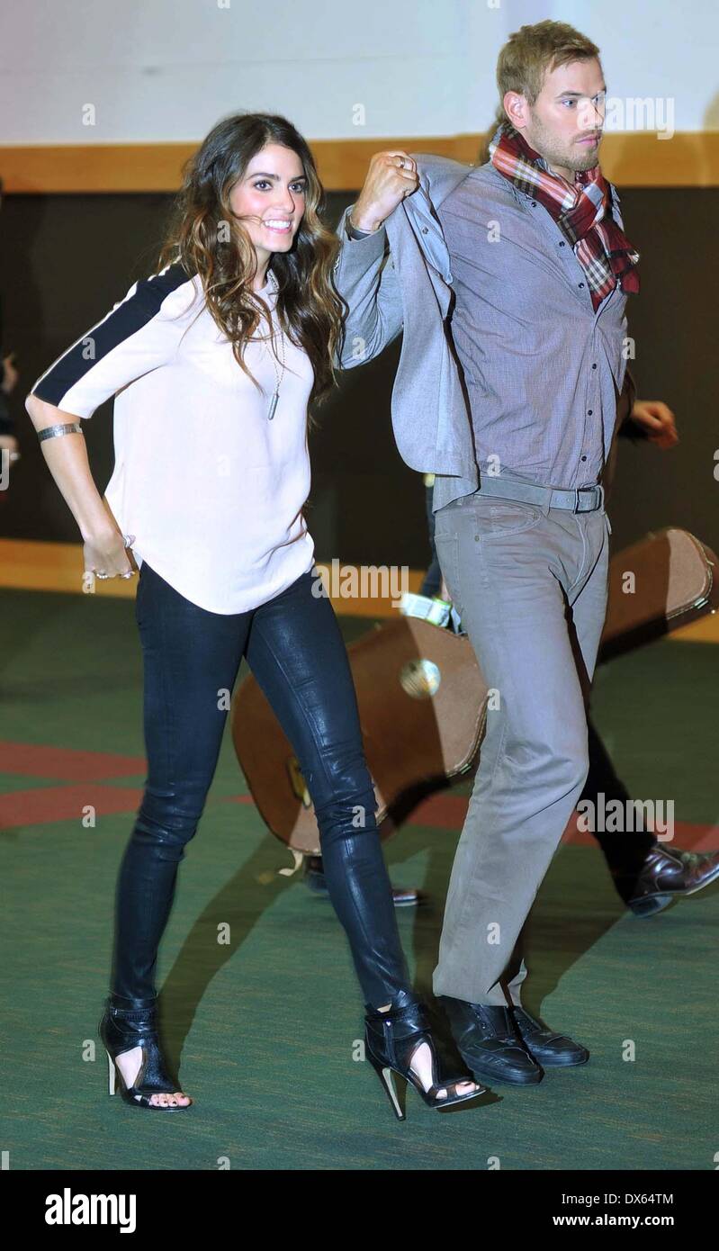Behind The Scenes Of Twilight Nikki Reed Kellan Lutz Photo