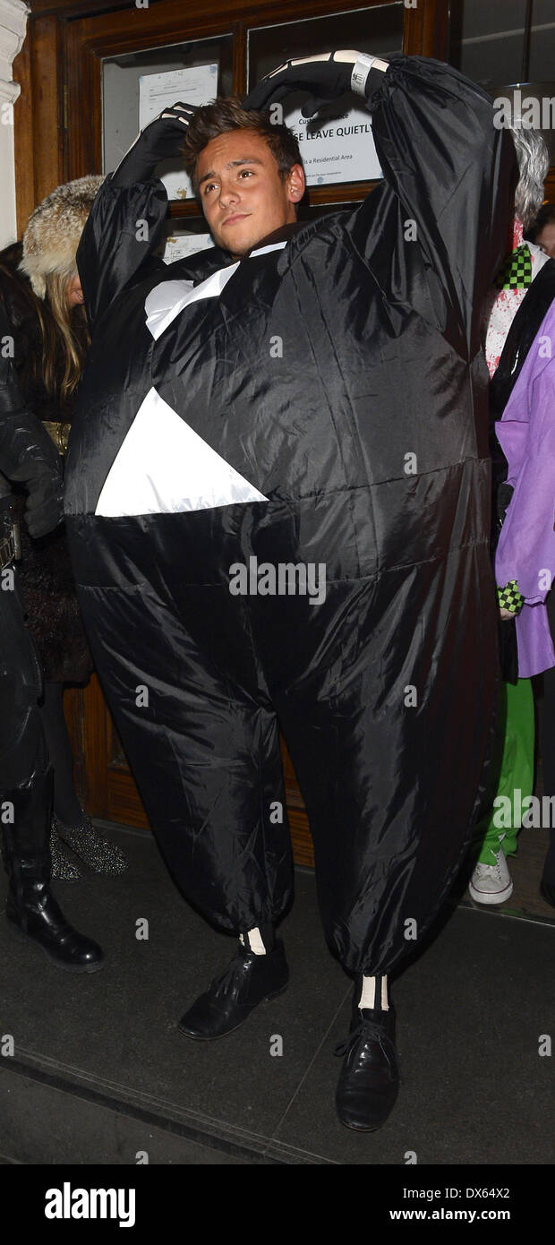 Fat skeleton hi-res stock photography and images - Alamy