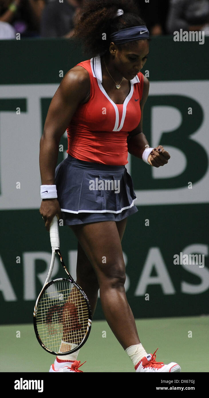 Serena Williams wins her third WTA Championships title with a 6-4 6-3 ...