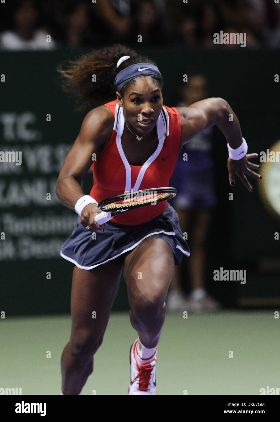 Serena Williams wins her third WTA Championships title with a 6-4 6-3 ...
