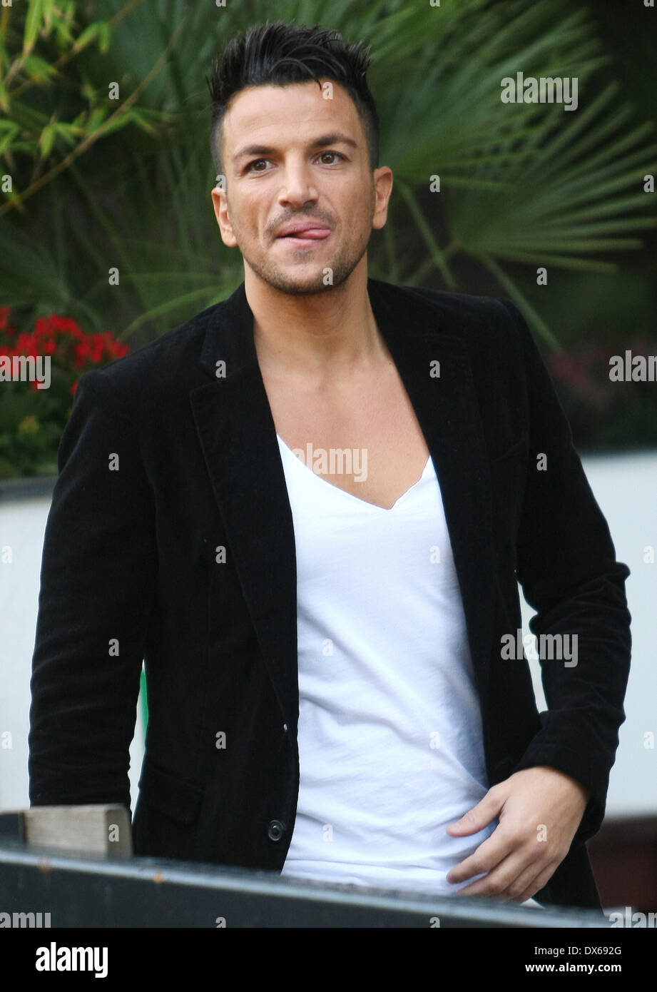 Peter Andre outside the ITV studios London, England - 30.10.12 ...