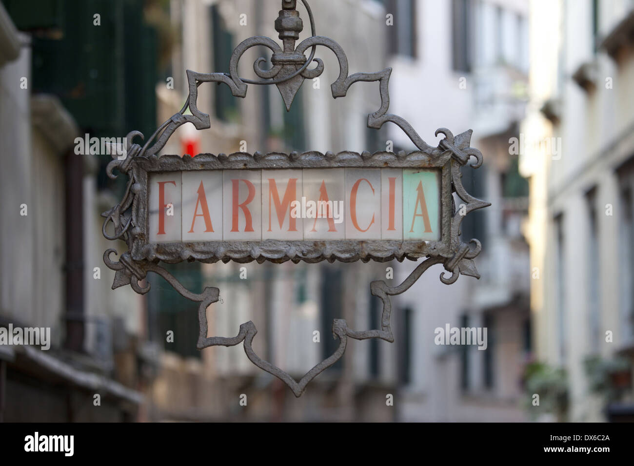 Italy farmacia hi-res stock photography and images - Alamy