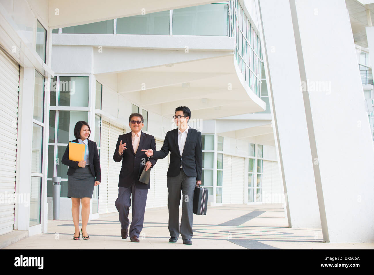 Team walking hi-res stock photography and images - Alamy