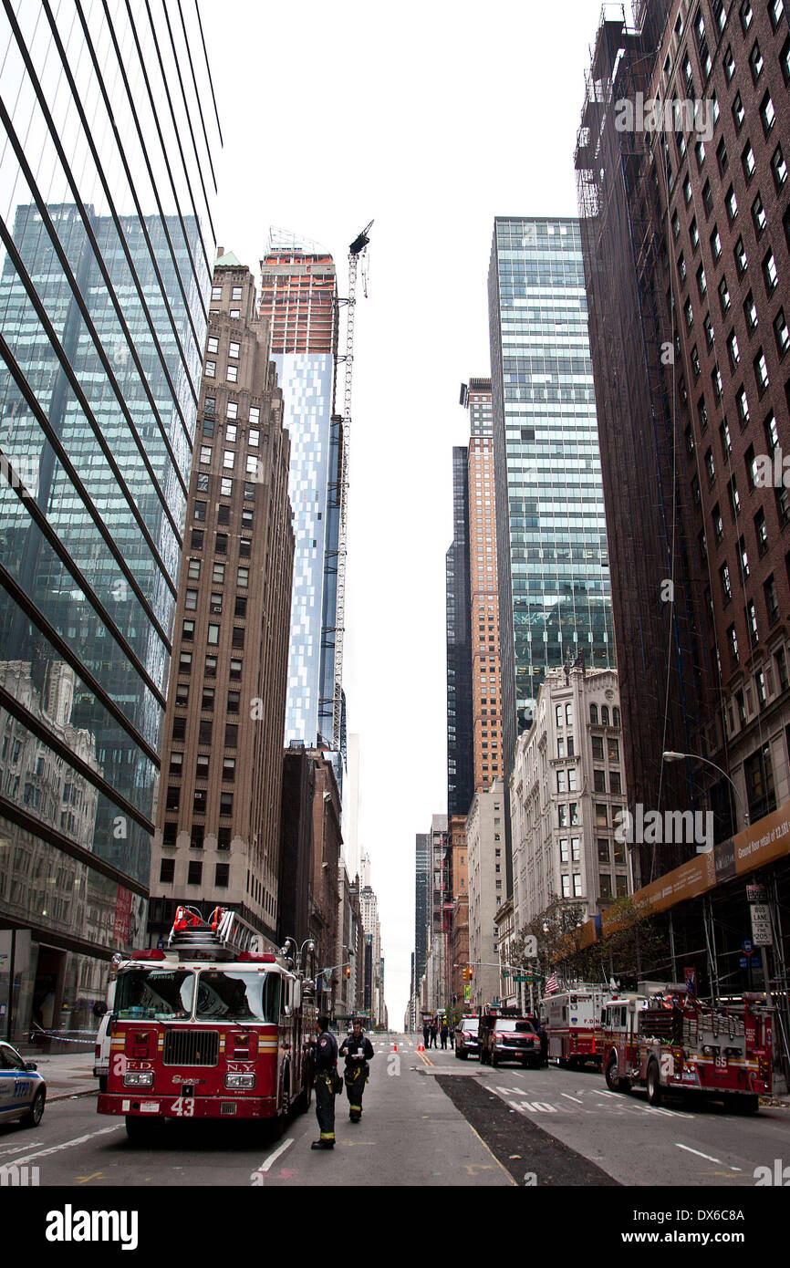 One57 crane hi-res stock photography and images - Alamy