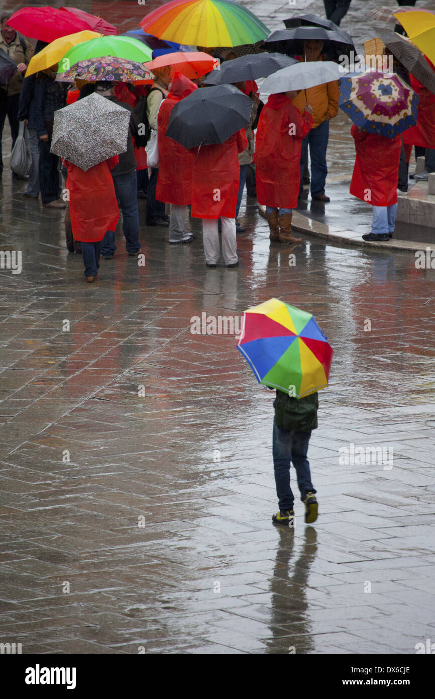 Walking in the rain Stock Photo - Alamy