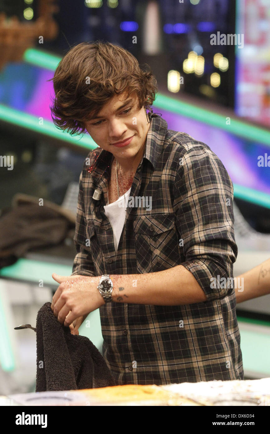 Harry Styles One Direction appear on 'El Hormiguero' TV show at Vertice ...