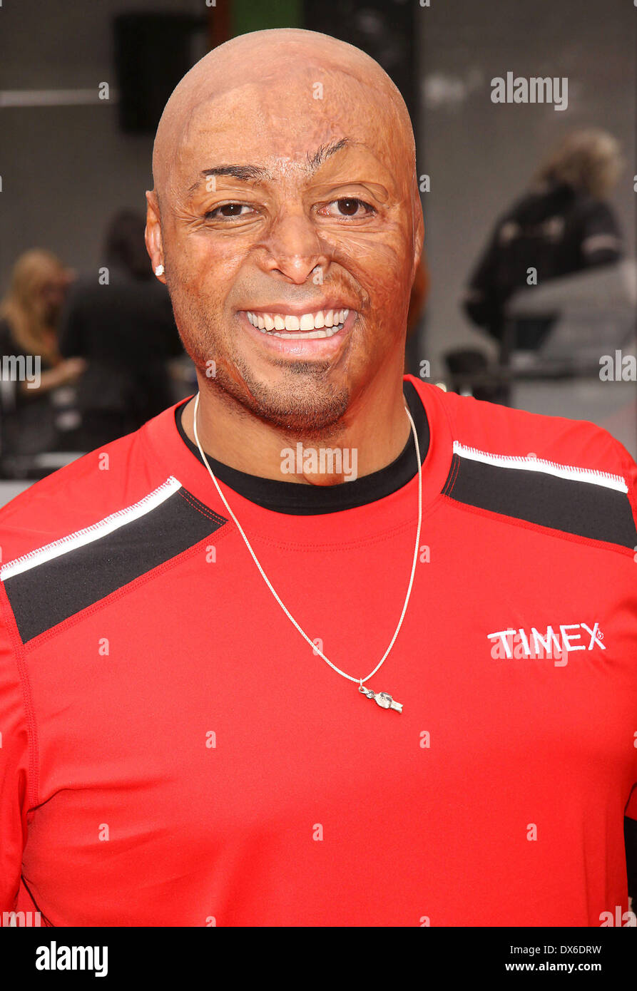 J.R. Martinez from 'Dancing With The Stars' ING New York City Marathon ...