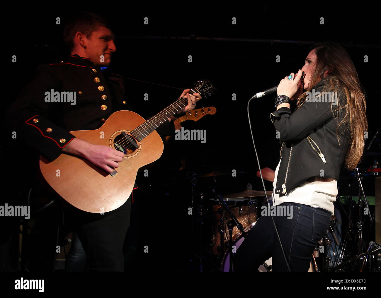 Sandi thom in concert hi-res stock photography and images - Alamy