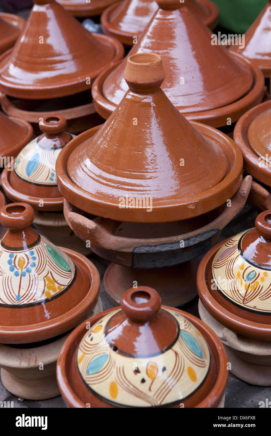 Ancient clay pot african hi-res stock photography and images - Alamy