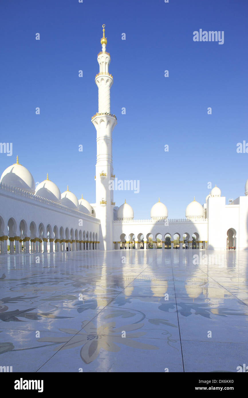 Middle East, UAE, Abu Dhabi, Sheikh Zayed Bin Sultan Al Nahyan Mosque ...