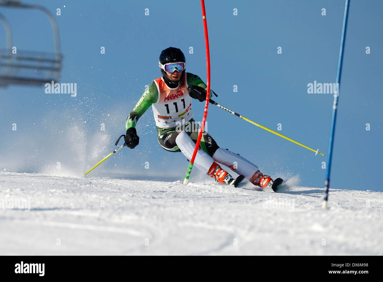 Alpine skier turning gate hi-res stock photography and images - Alamy