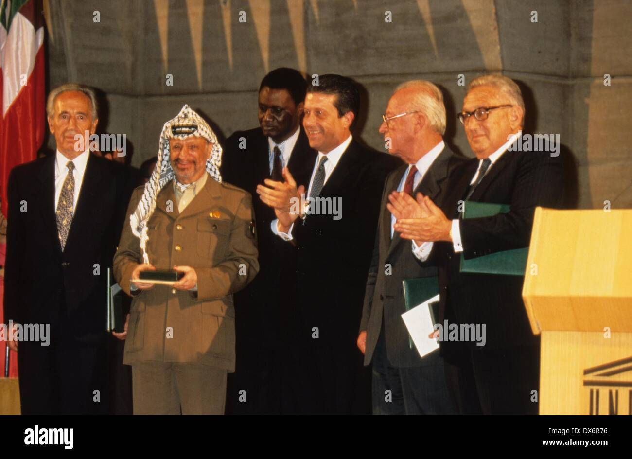 Yitzhak rabin yasser arafat hi-res stock photography and images - Alamy