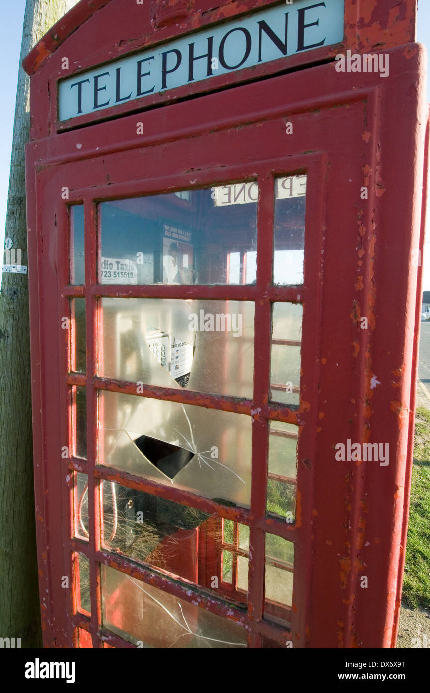 Smashed Phone High Resolution Stock Photography and Images - Alamy