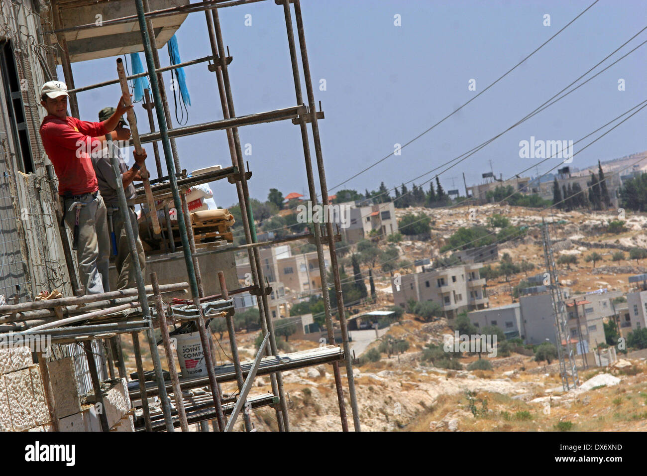 Israel construction workers hi-res stock photography and images - Alamy