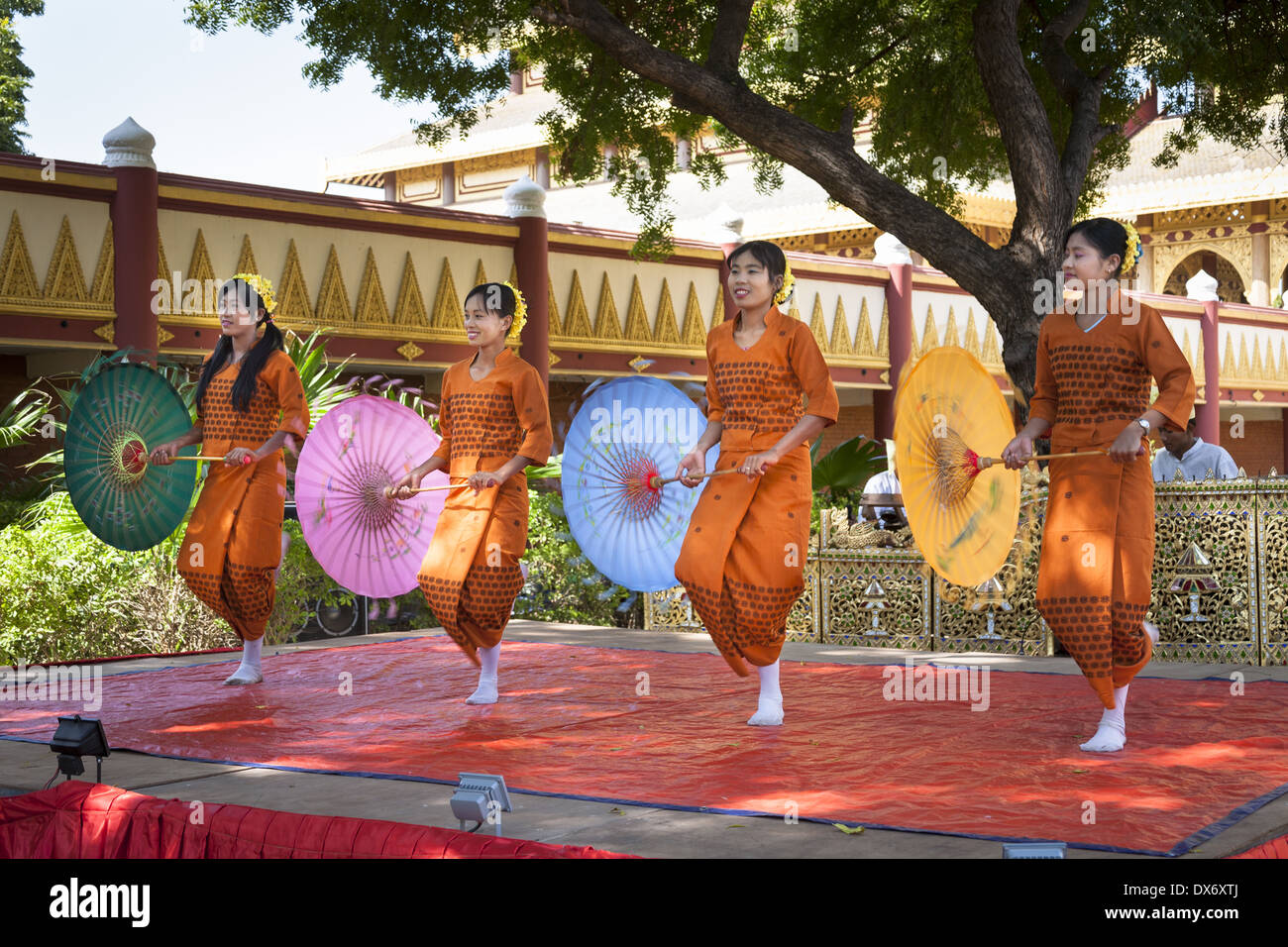 Burmese girls dancing, Bagan Golden Palace, Bagan, Myanmar, (Burma ...
