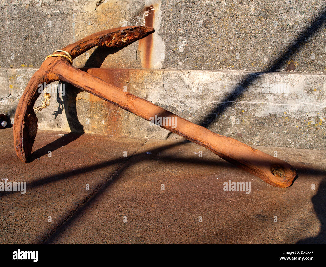 Rusty anchor hi-res stock photography and images - Alamy