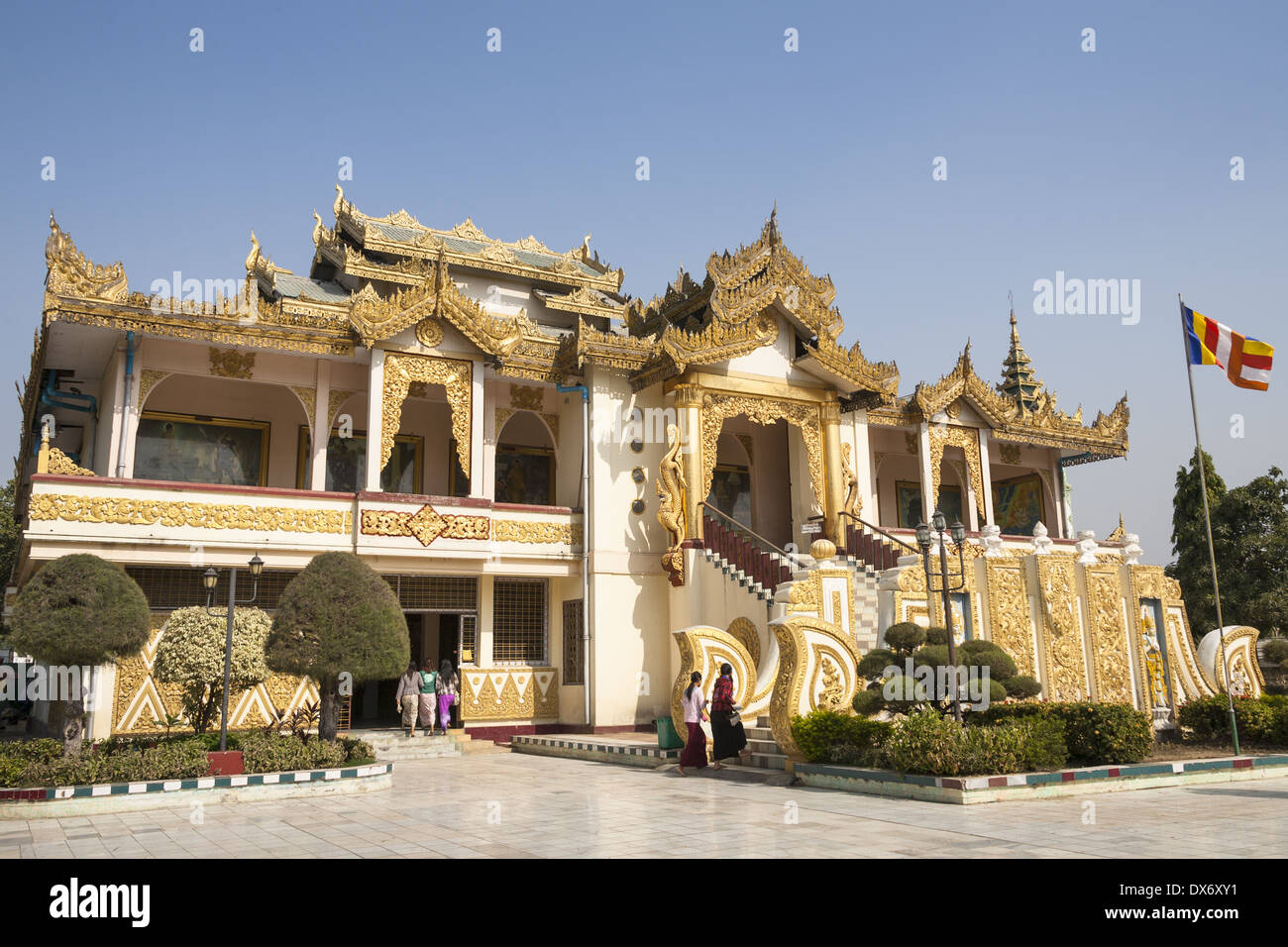 Maha Buddhavamsa World Buddhism Museum and pavilion at Mahamuni Pagoda ...