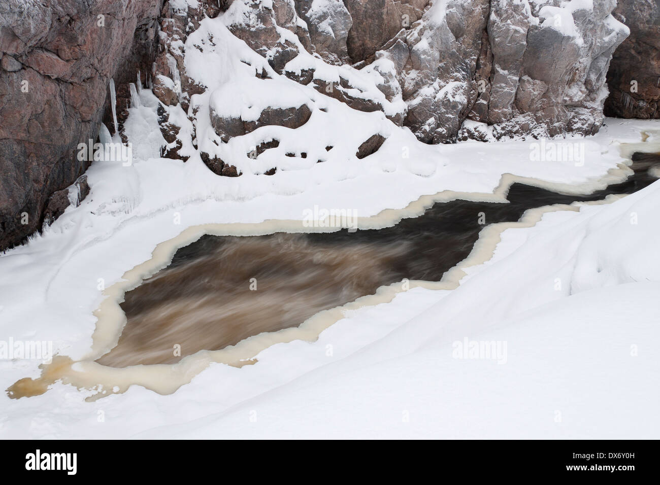 Partly frozen river hi-res stock photography and images - Alamy