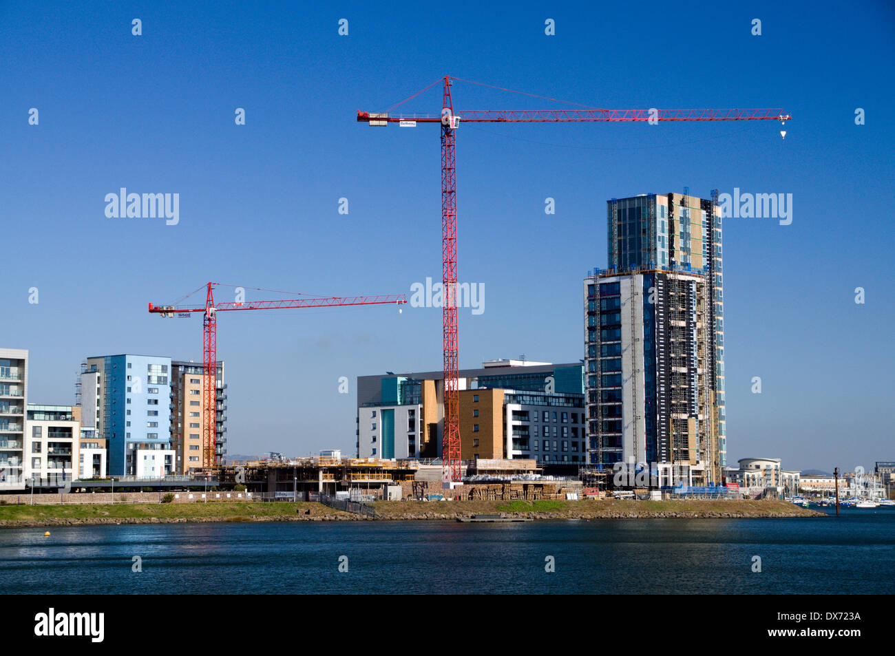 Housing high rise tower block wales hi-res stock photography and images ...