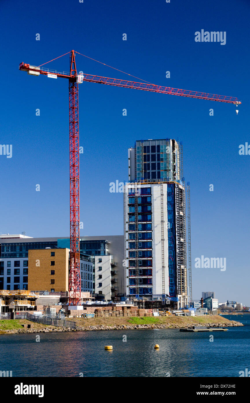 Construction of high rise housing block, Cardiff Bay, Wales Stock Photo ...