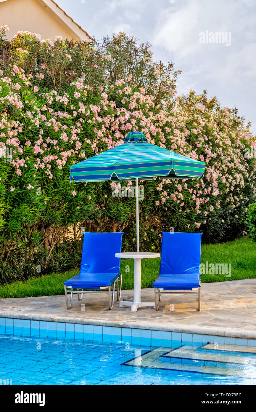 Garden table chairs parasol hi-res stock photography and images - Alamy