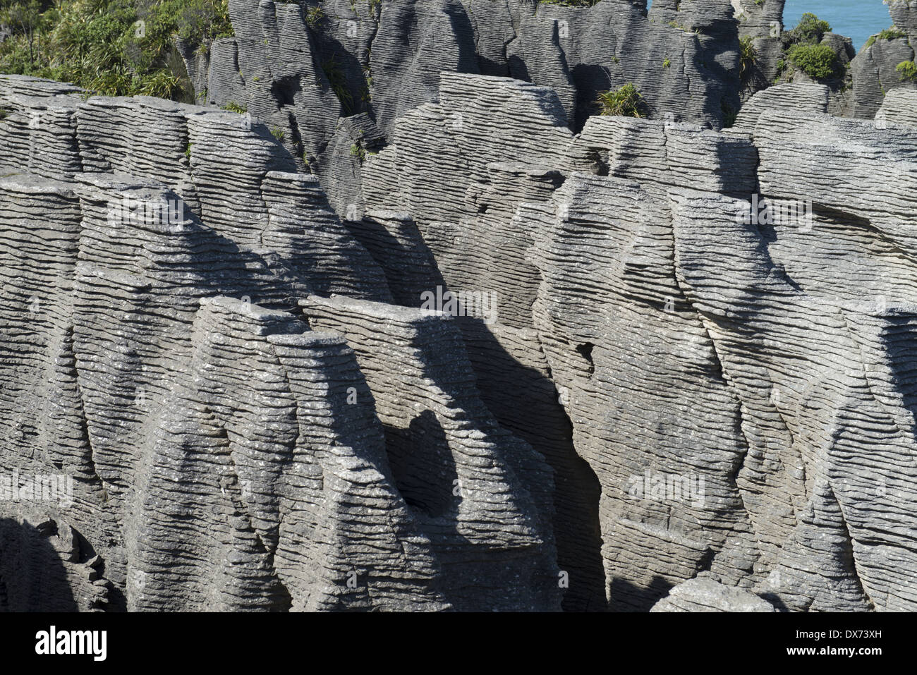 Layers of weathered limestone hi-res stock photography and images - Alamy