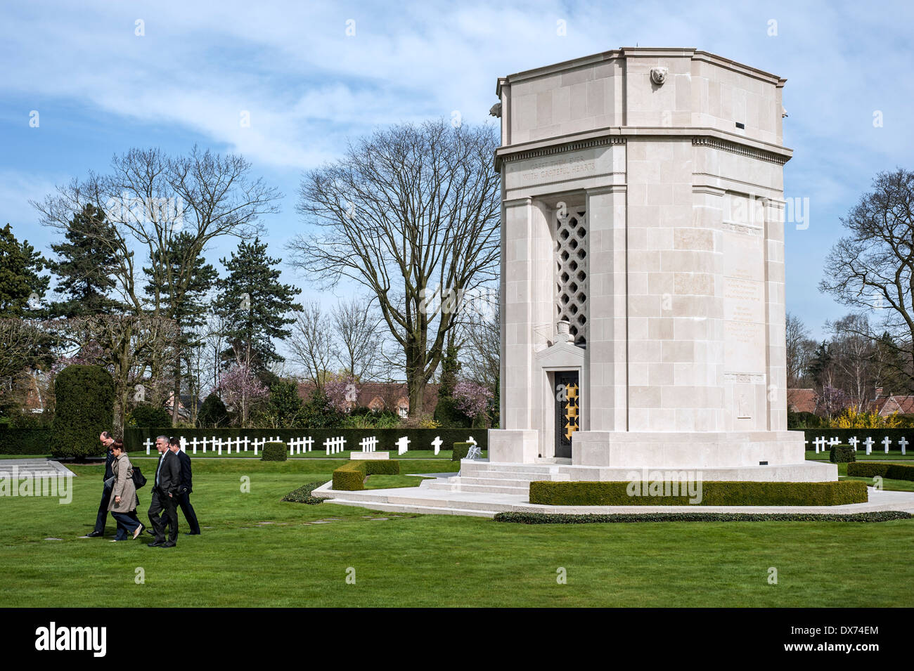 Ww1 cemetery crosses hi-res stock photography and images - Alamy