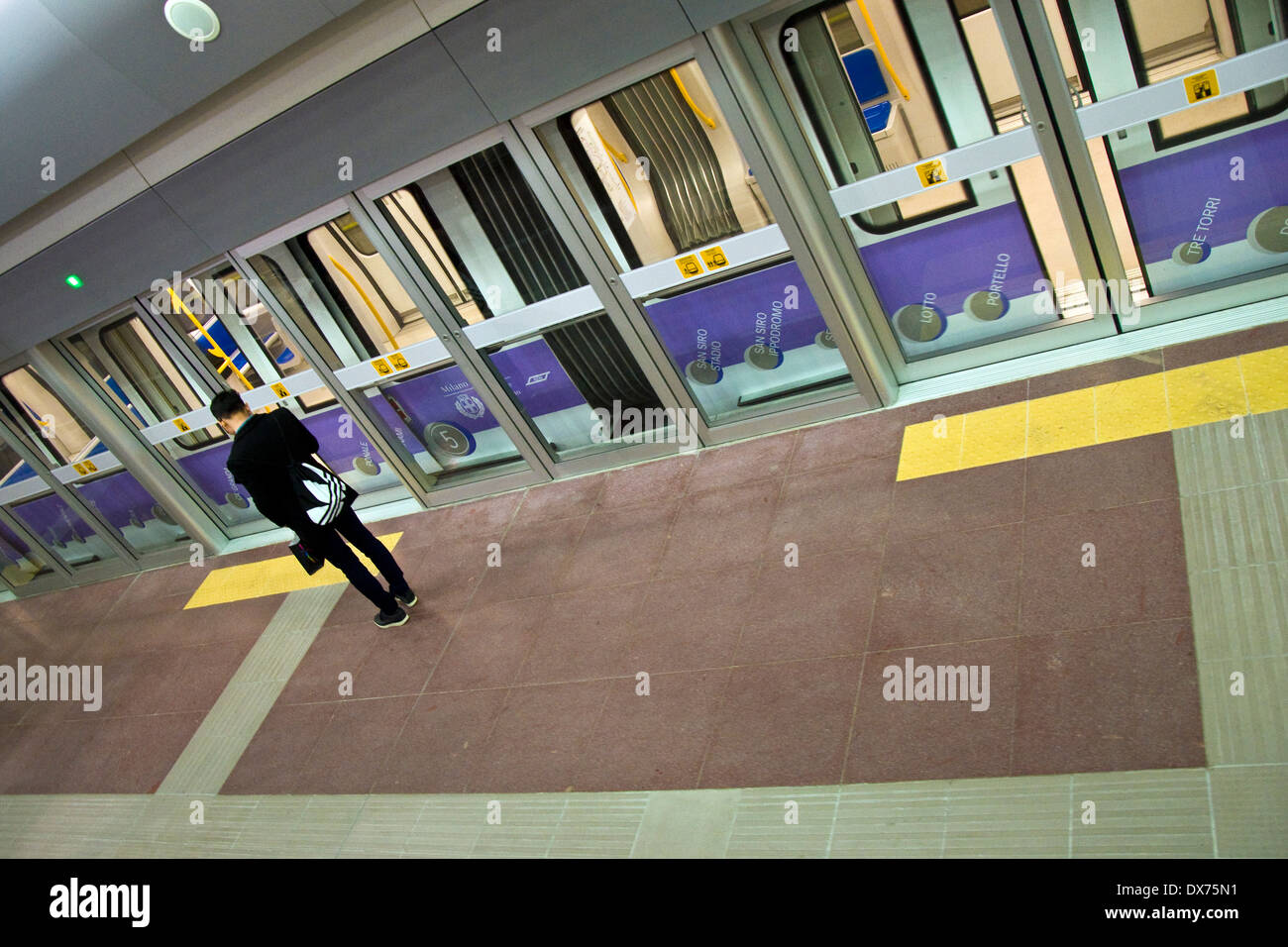 Line 5 of the milan underground hi-res stock photography and images - Alamy