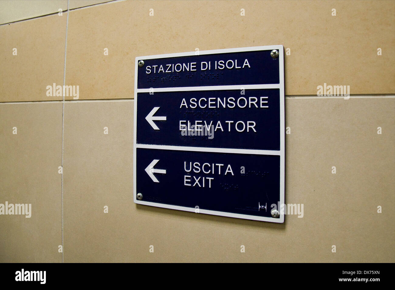 Line 5 of the milan underground hi-res stock photography and images - Alamy