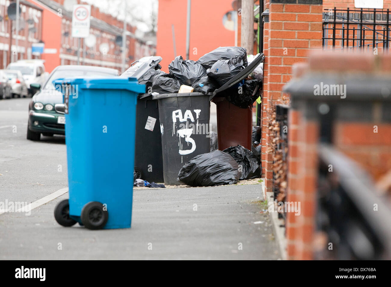 Overflowing Waste Bin Stock Photos & Overflowing Waste Bin Stock Images ...