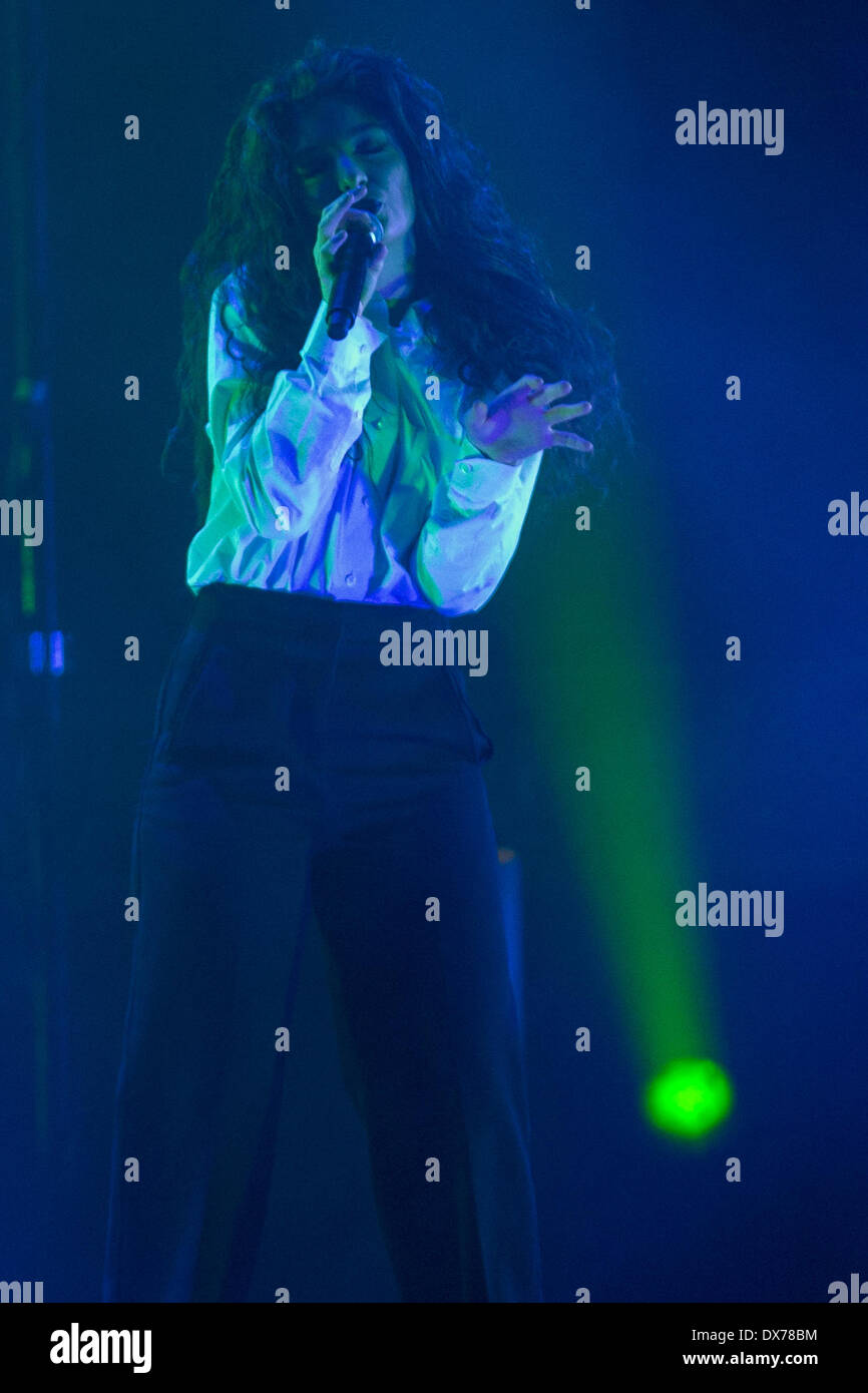 Chicago, Illinois, USA. 18th Mar, 2014. New Zealand singer-songwriter ...