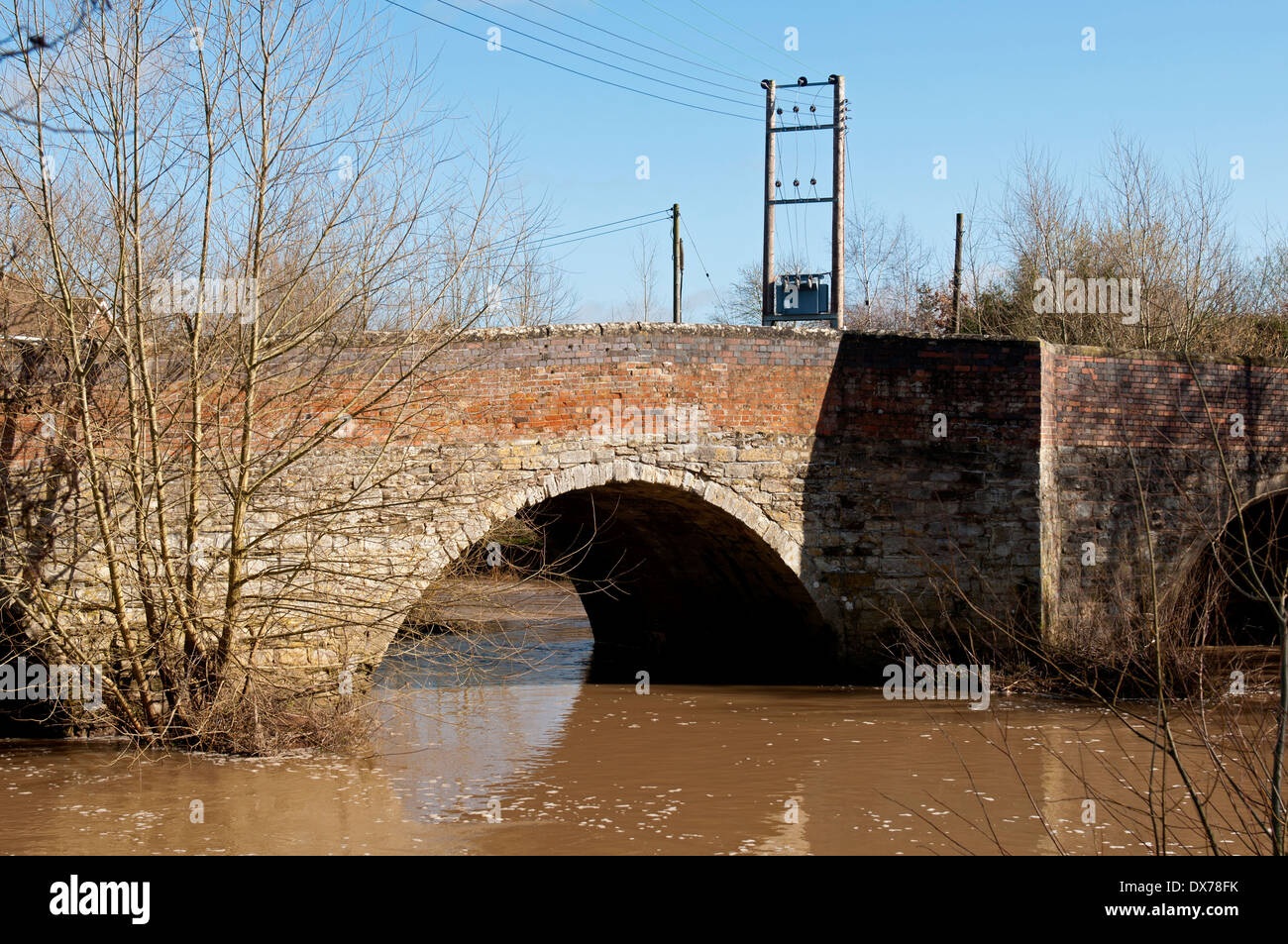 River Arrow and bridge, Oversley Green, near Alcester, Warwickshire ...