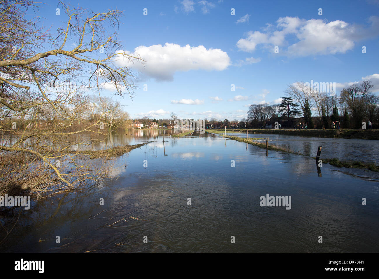 Winter flooding River Thames Stock Photo - Alamy