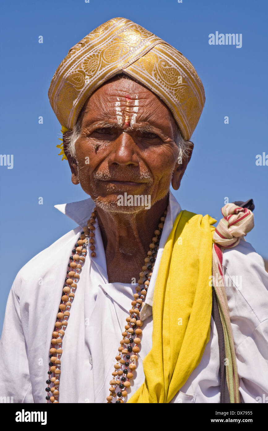 Indian man portrait hi-res stock photography and images - Alamy