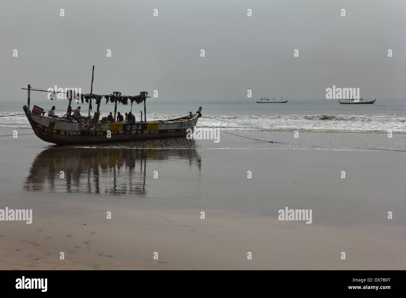 Ghanaian fishing boats hi-res stock photography and images - Alamy