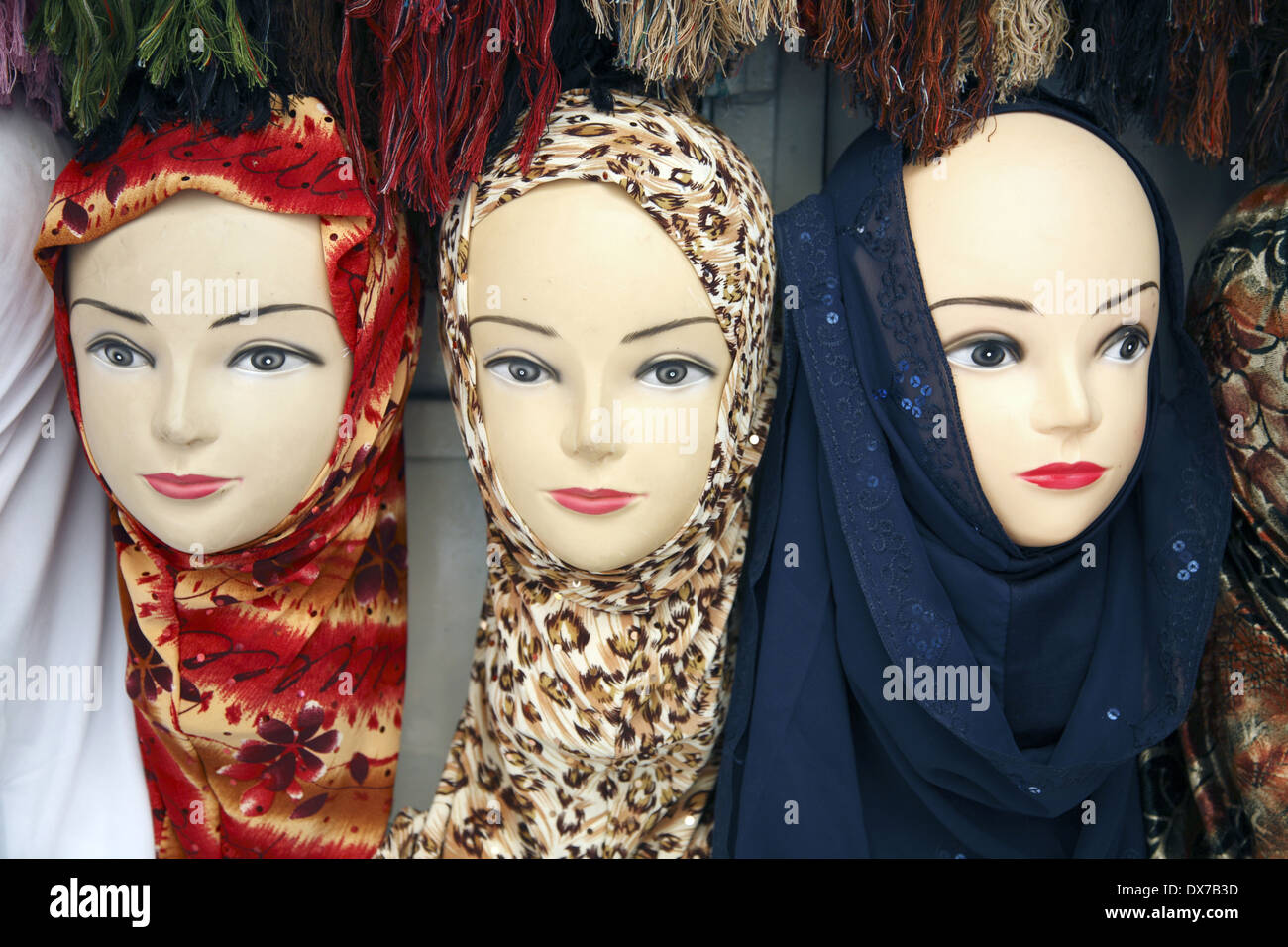 Keffiyahs hi-res stock photography and images - Alamy