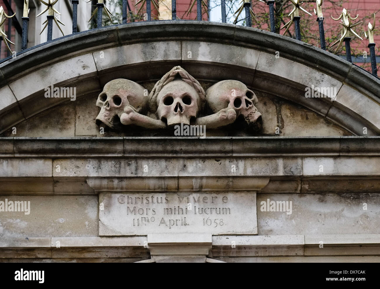 Memento mori cemetery hi-res stock photography and images - Alamy