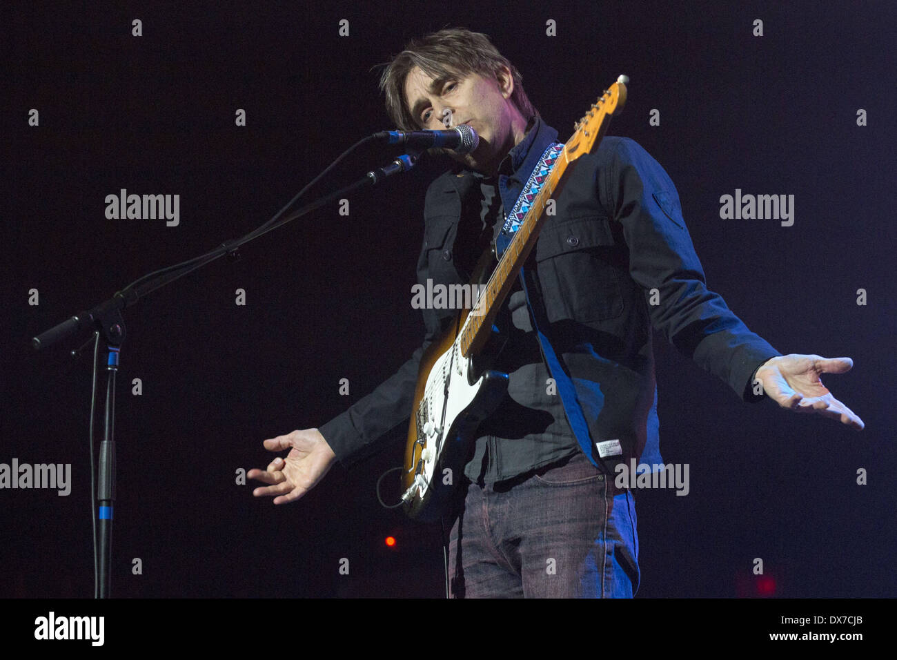 Eric johnson guitarist hi-res stock photography and images - Alamy