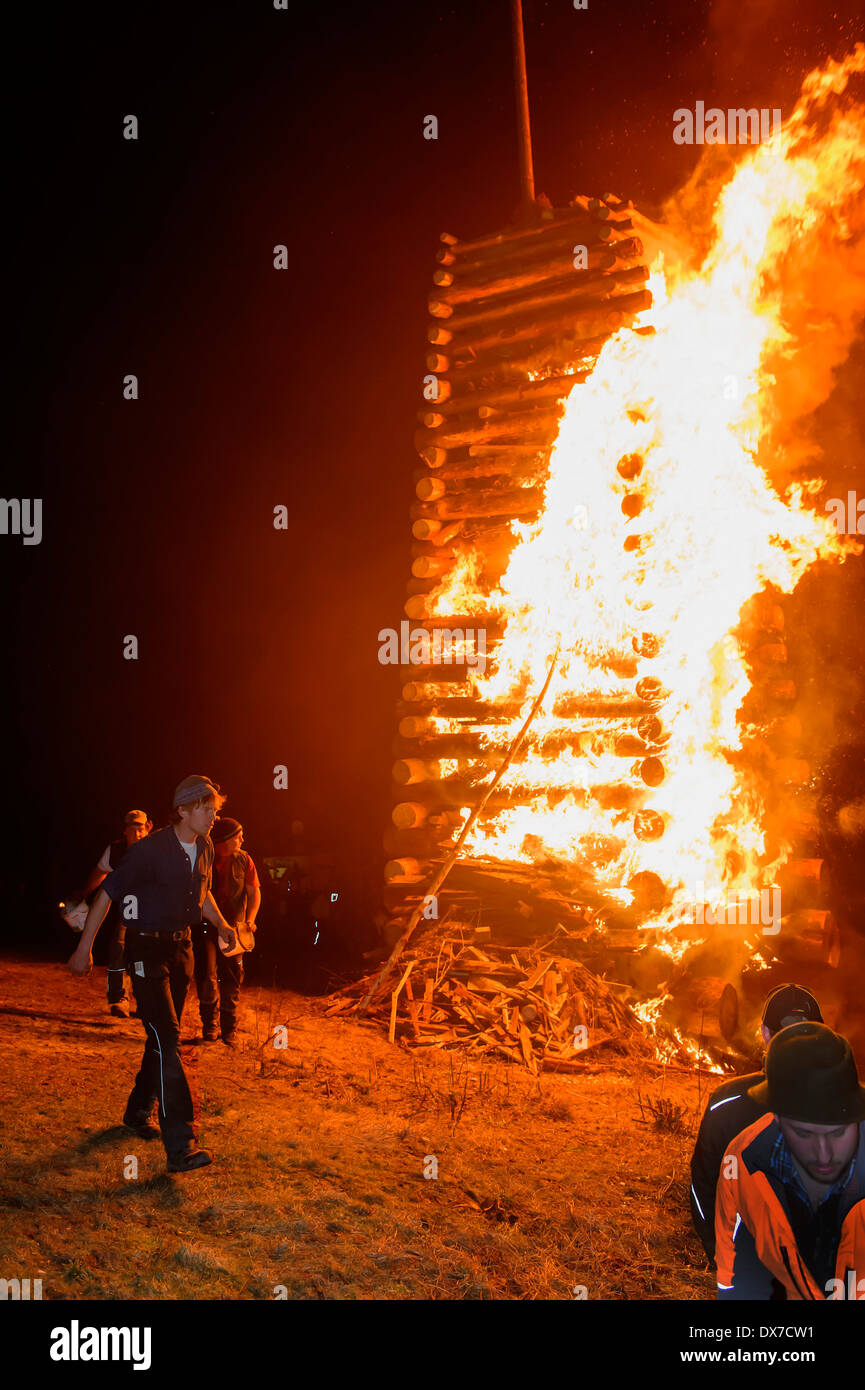 Feuer berg hi-res stock photography and images - Alamy