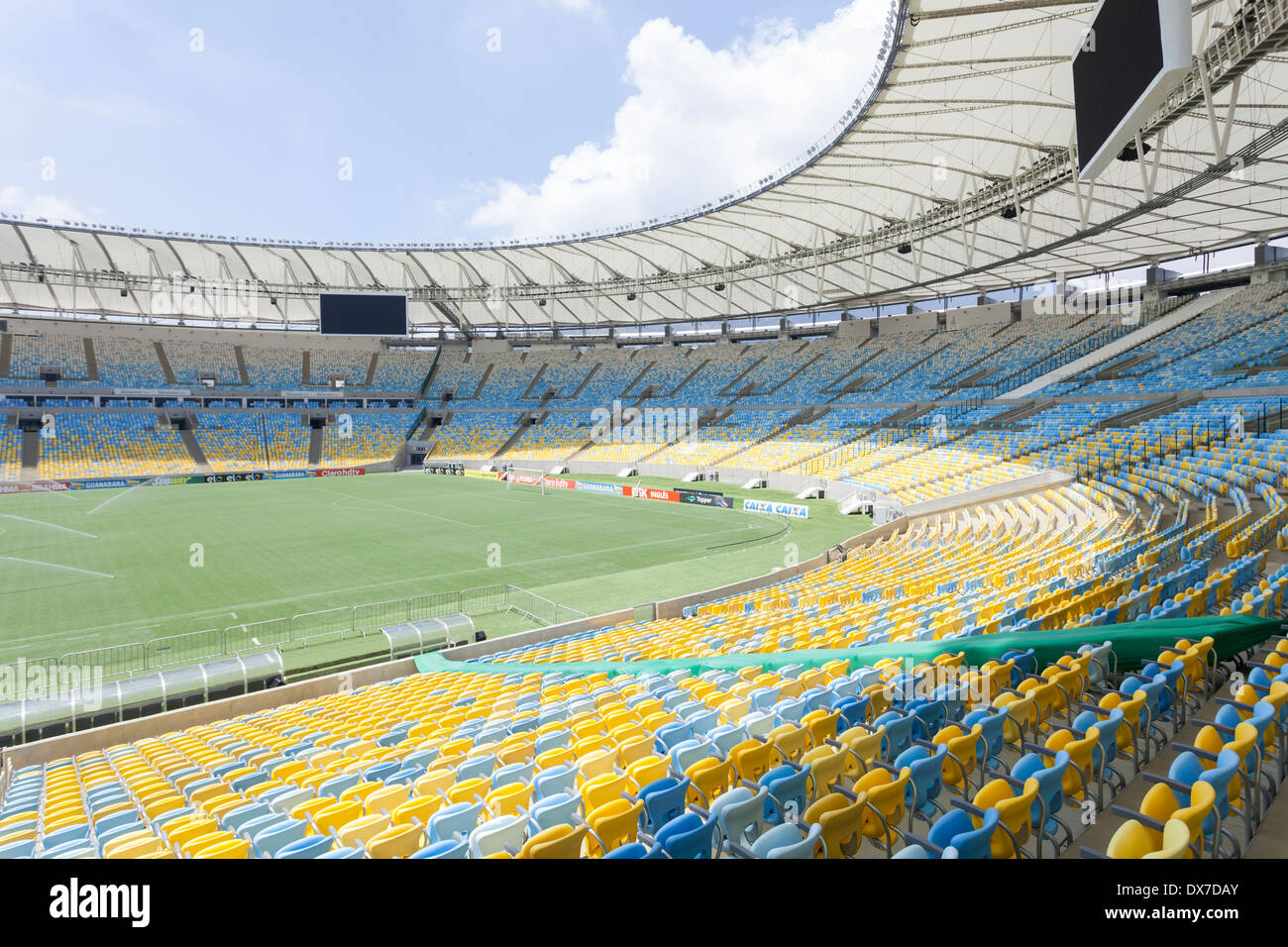 Maracana stadium hi-res stock photography and images - Alamy