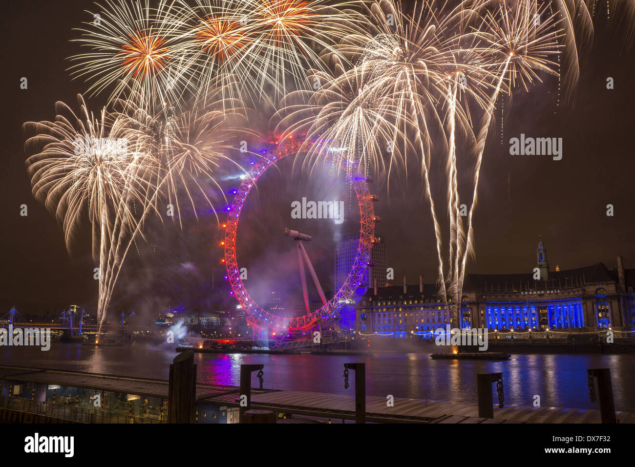 Fireworks over the London Eye New Years Eve Stock Photo - Alamy